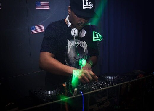 Comment Devenir DJ | Guide complet du Djing